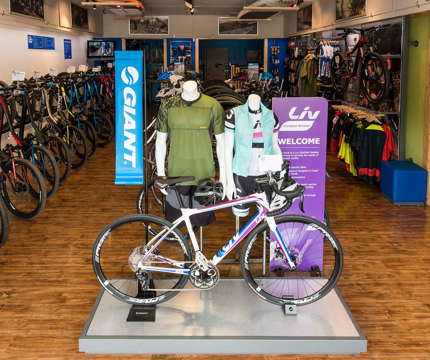 Start Haus ski shop opens Giant Partner Store | Bicycle Retailer and ...