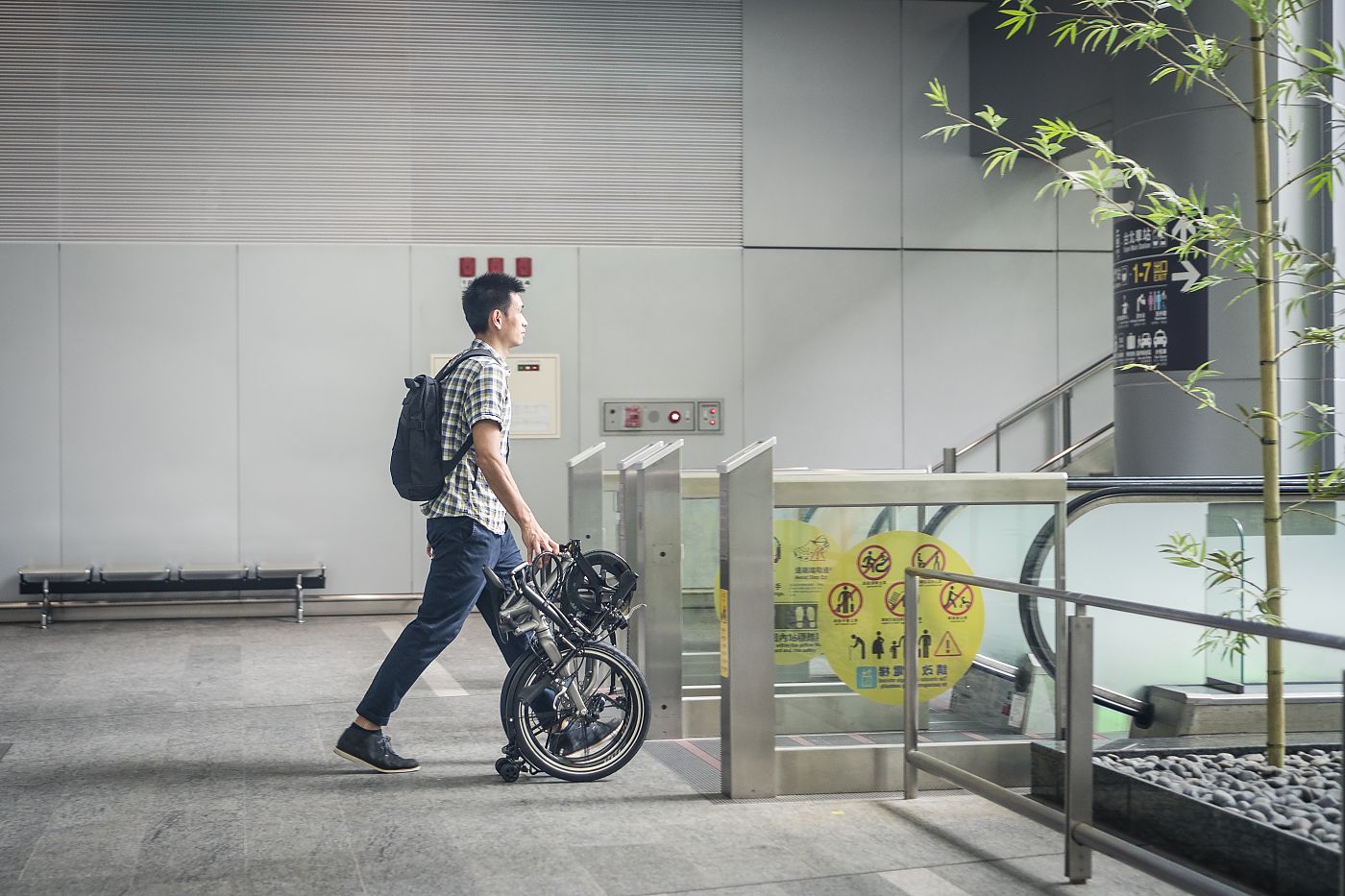 Tern releases ultra-compact folding bike, the BYB | Bicycle Retailer ...