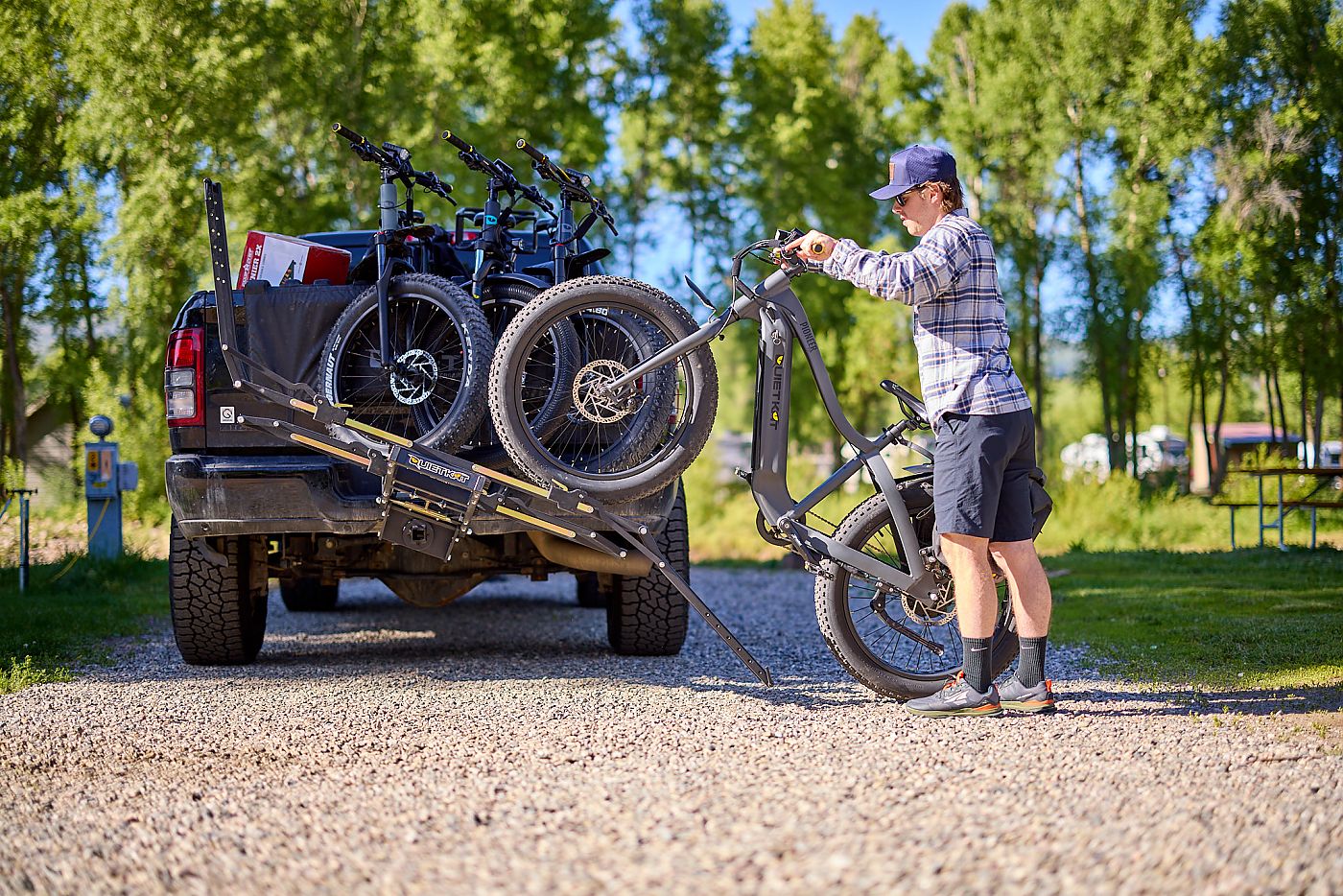 QuietKat unveils Pivot Pro hitch rack | Bicycle Retailer and Industry News